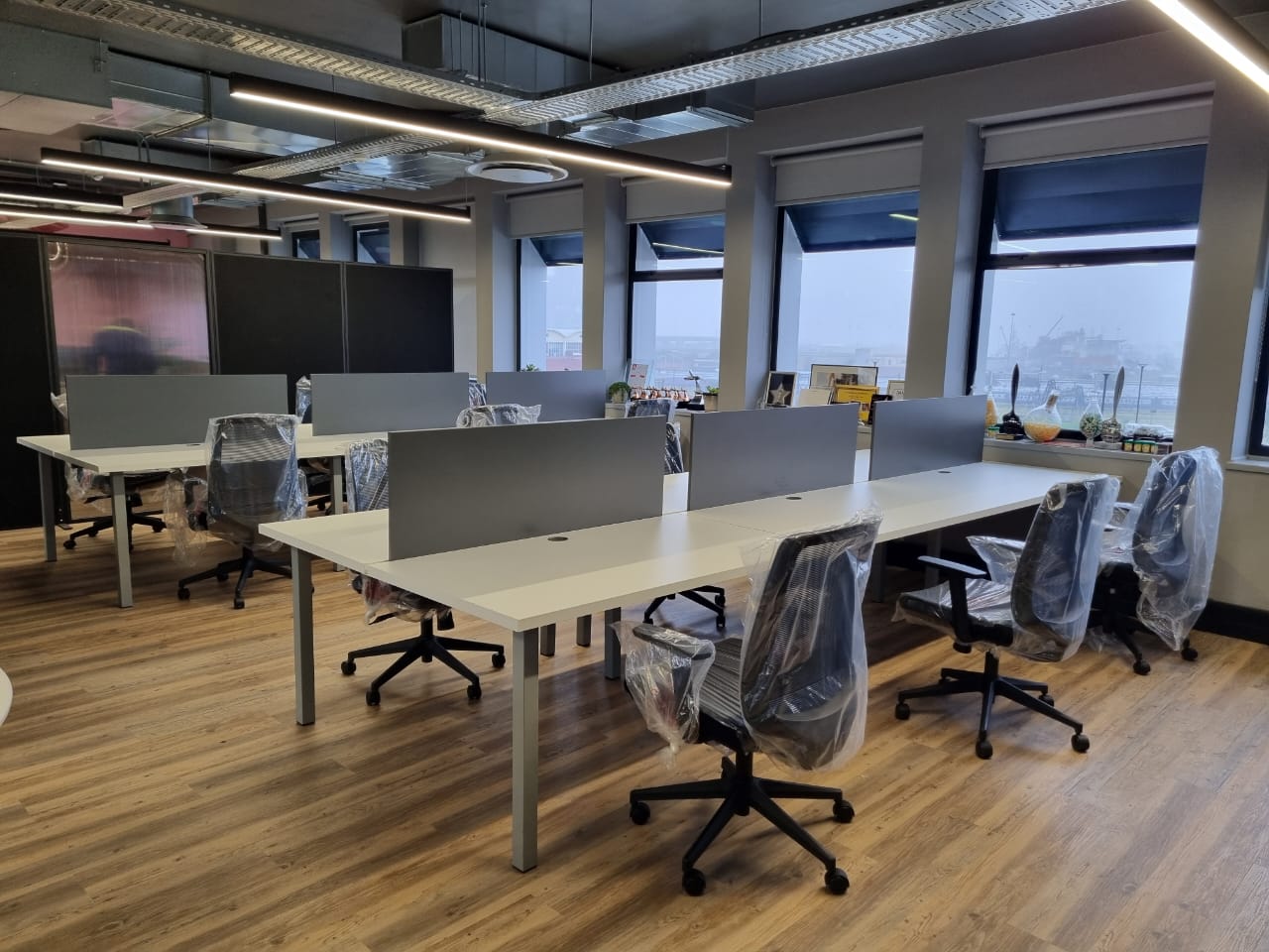 Efficient Cluster Desks BlueChip Office Furniture efficient-cluster-desks-bluechip-office-furniture